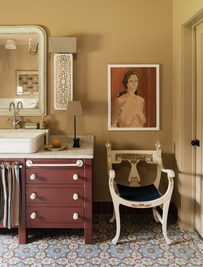 Big Red Barn Fall 2025 Antiques Show - Round Top